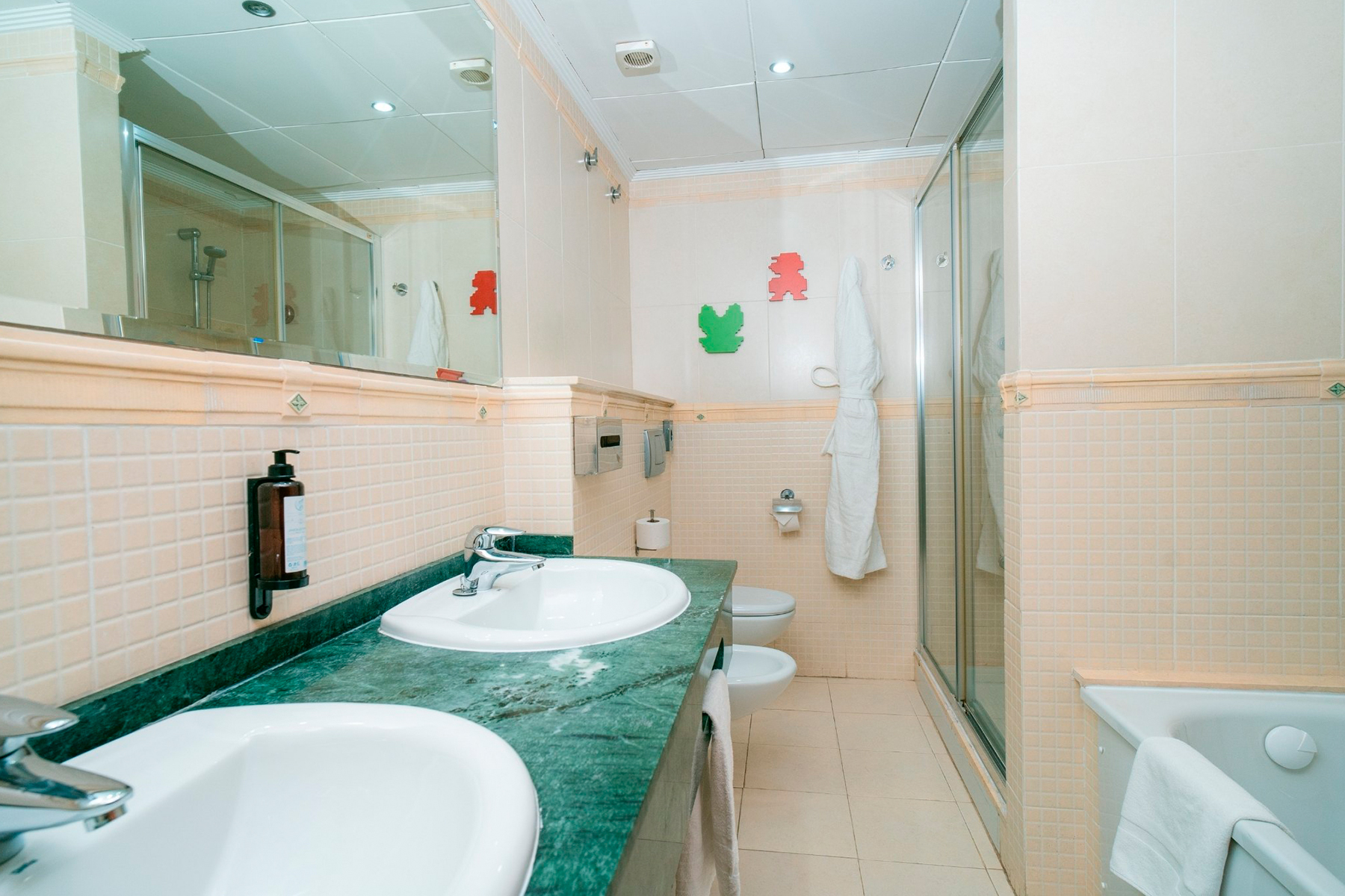 Habitaciones Hotel Magic Games 4* | Magic World Resort, la nueva Marina ...